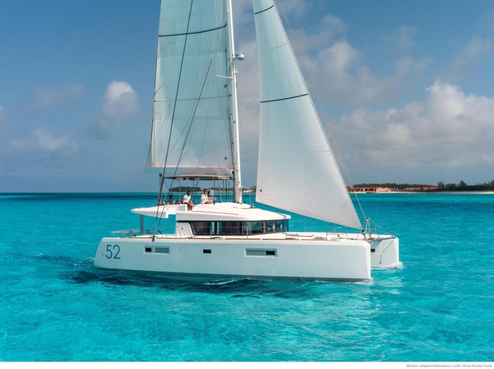 Cabin In A Catamaran - Pula