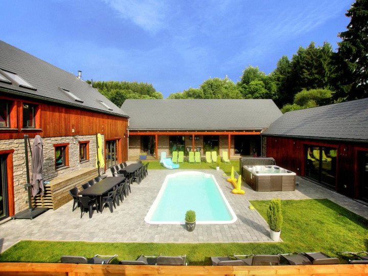 Beautiful Villa With Heated Outdoor Pool - La Roche-en-Ardenne
