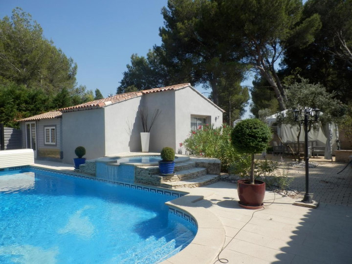 Suite Luxe Avec Sauna Et Jacuzzi Privée - Salon-de-Provence