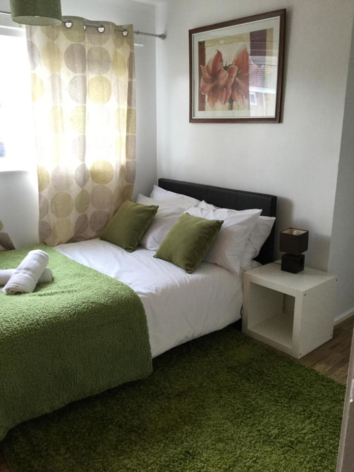 4 Bed House Next To Basildon Town Centre - Essex