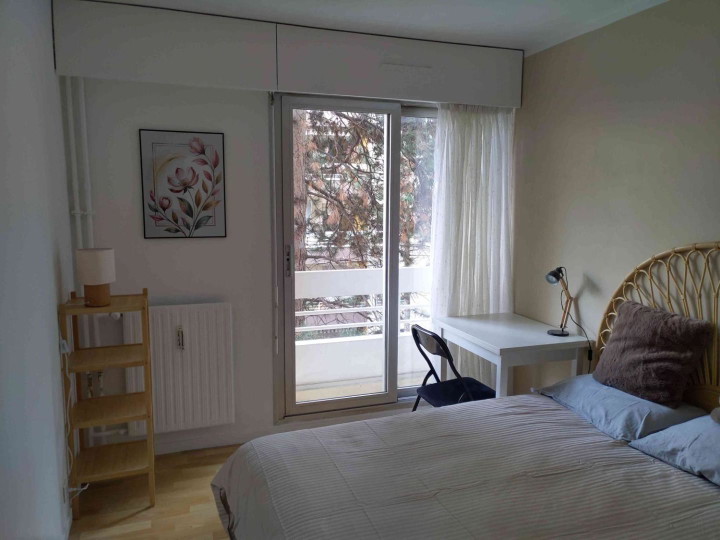 Quiet & Cozy Room View On Garden - París