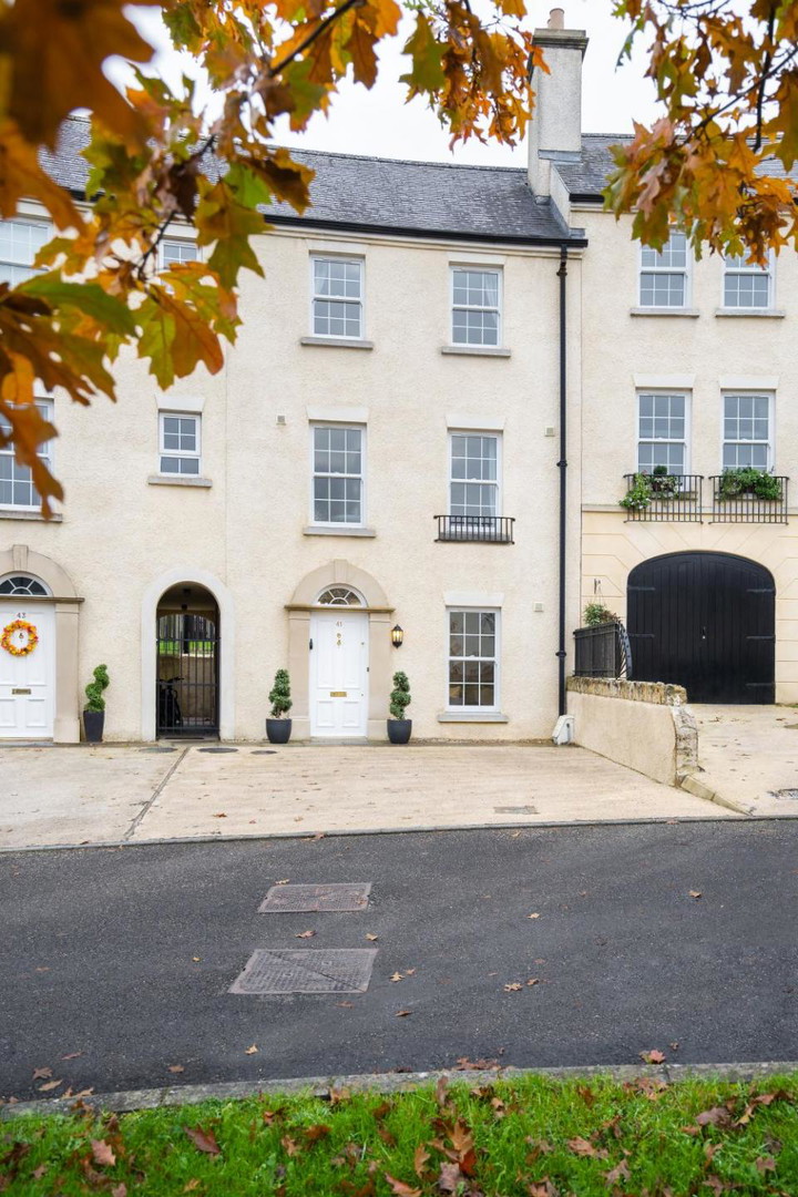 Escape Ordinary At Devenish Manor - Enniskillen