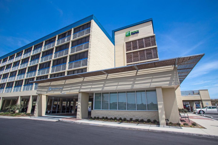 Holiday Inn Express Nags Head Oceanfront By Ihg - Nags Head, NC