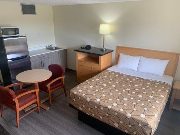 Northern Lights Inn - Fort St. John