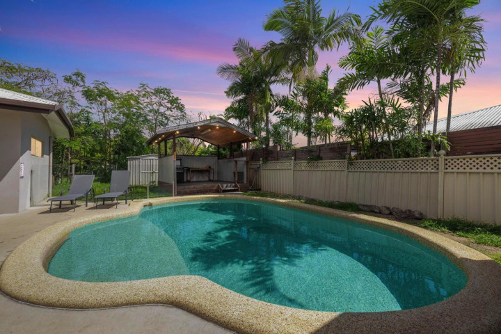 Seednest 7 Bedroom Beach House Pool &Game Room - Cairns