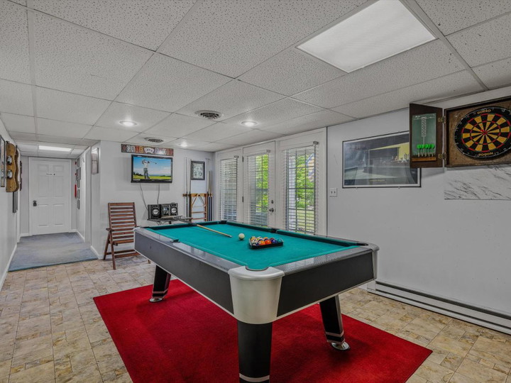 Blue Badger Cottage -Wifi, Fire Pit, Fireplace, Screen Porch, Game Room, King Bed, Grill - West Virginia
