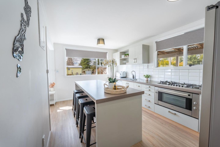 Relax At Jollie-cozy 3-bedroom Home, Central Twizel - Twizel