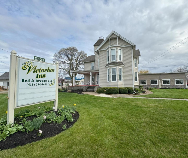 Victorian Inn Bed And Breakfast - Lake Erie, PA