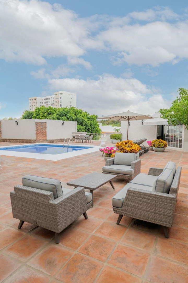 Hotel Suites México Plaza León Campestre - León, Guanajuato, Mexico