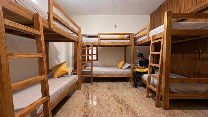 Nirvana Backpackers -