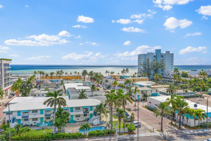Hollywood Beachside Boutique Suite - Hollywood, FL