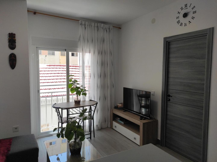 Con Terraza Y Muy Cerca De La Playa,centro Y Estación De Tren - Torremolinos
