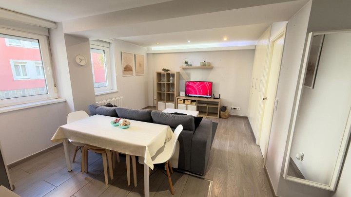 Avenida De Arteixo. Precioso Apartamento - A Coruña