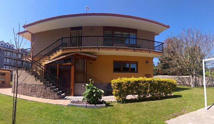 Villa La Rufina Noja 1 Planta Con Jardín - Isla