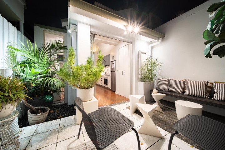 Luxury 3br Oasis With Pool, Gym & Parking, Surry Hills - Coogee