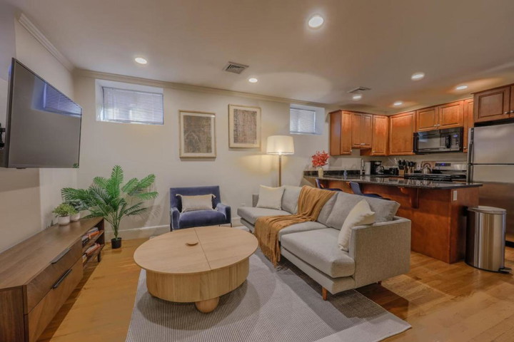 Simple 2 Bed 2 Bath Close To Fenway - Boston, MA