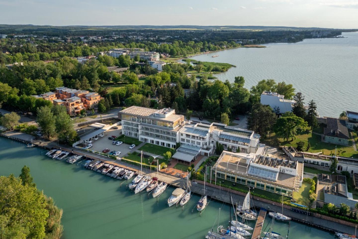 Hotel Yacht Wellness & Business - Balatonkenese