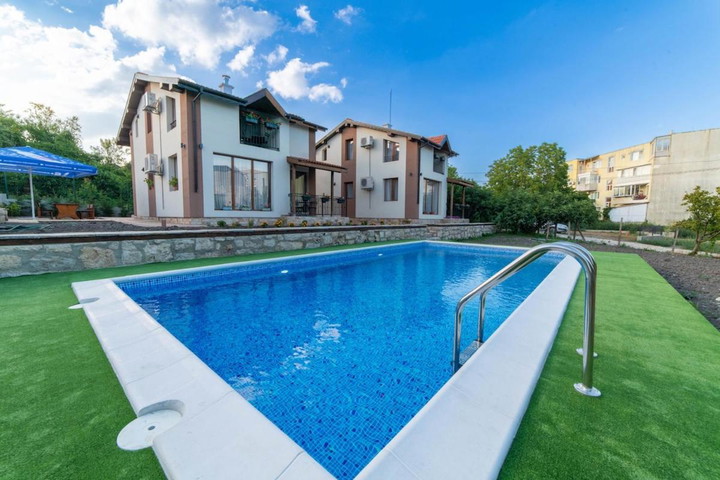 Smokinite Complex - Pool And Bbq Near The Beach - Varna