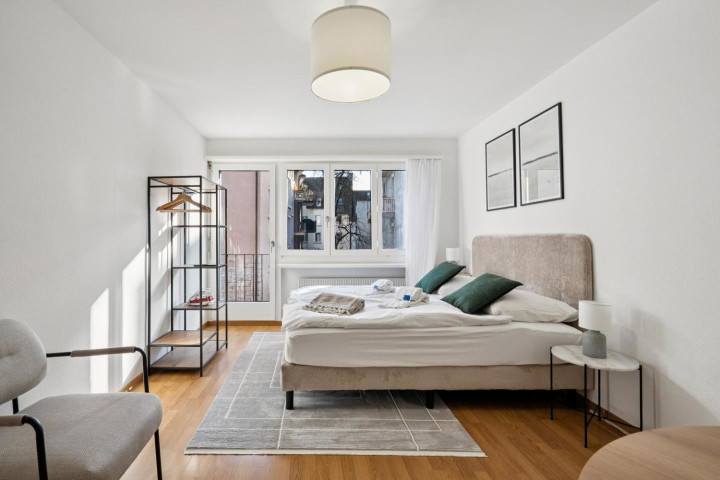 City-studio - Sweet And Modest - Crown 14 - Zürich