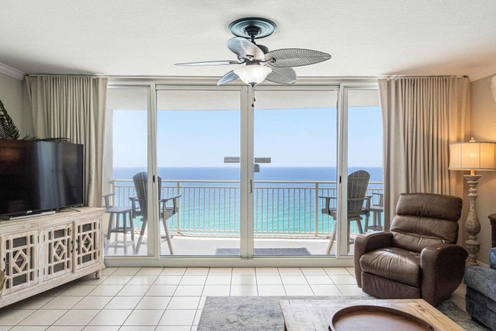Oceanfront 23rd Floor Condo Pools Gym Wifi - Panama City Beach, FL