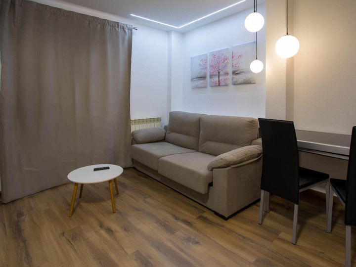 Apartamentos El Pilar - Zaragoza