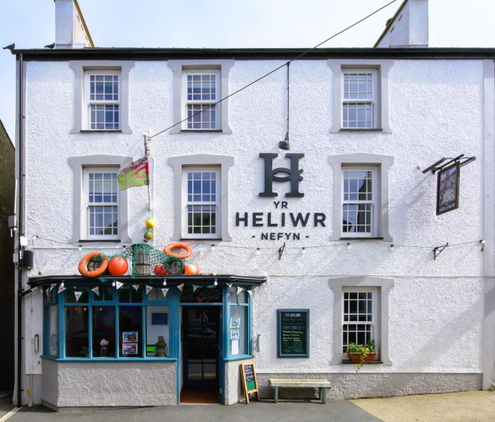 Tafarn Yr Heliwr - Great Britain