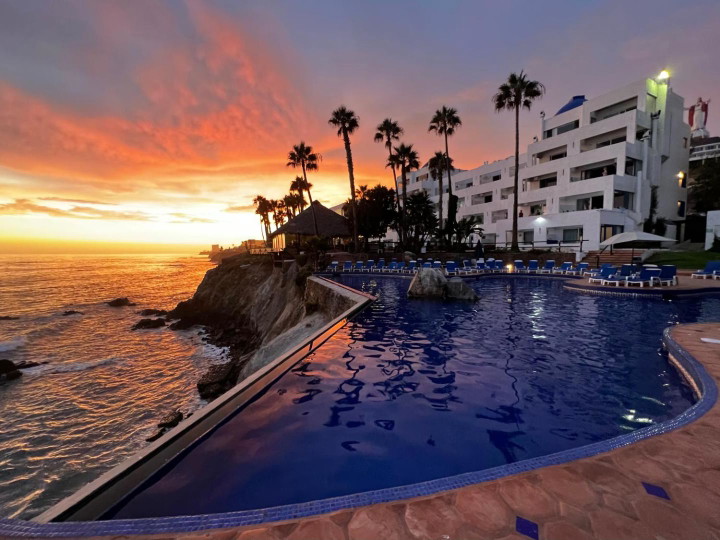 Las Rocas Resort & Spa - Baja California