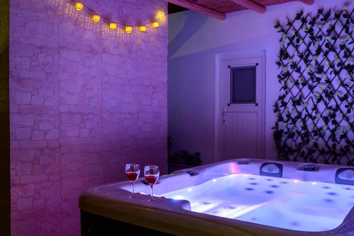Heart Of Oia - Private House With Jacuzzi - Oia
