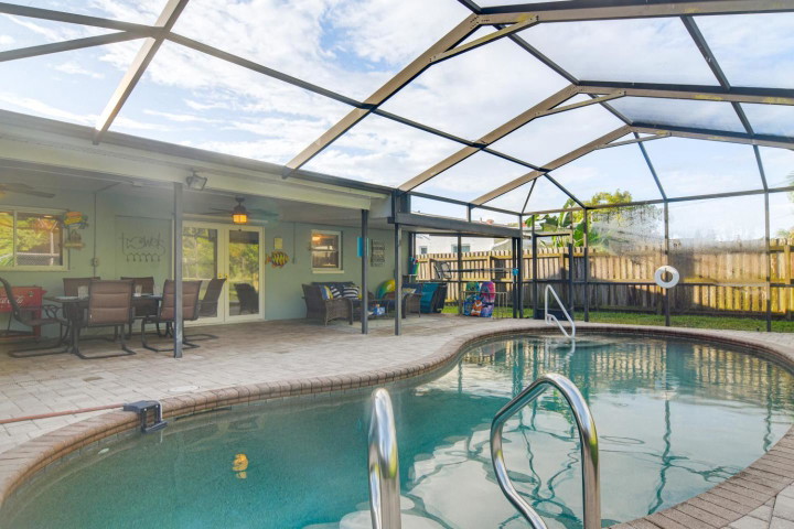 6 Mi To Clearwater Beach: Home W/ Furnished Lanai - Dunedin, FL