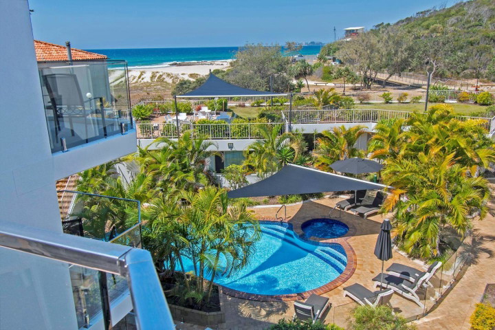 Sandcastles On Currumbin Beachfront, Gold Coast - Gold Coast