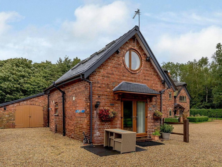 Delightful Cottage With 2 Bedrooms Near Knutsford - Knutsford