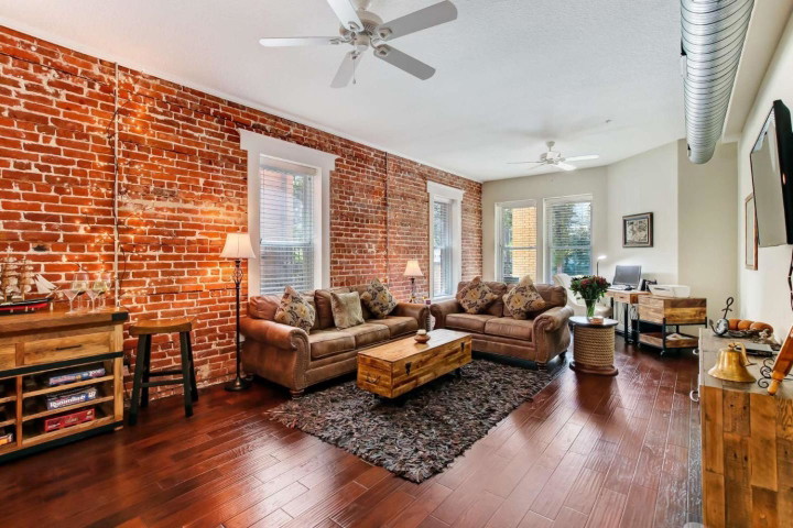 Jbh 115 W 2nd Apt 2 - Jacksonville, FL