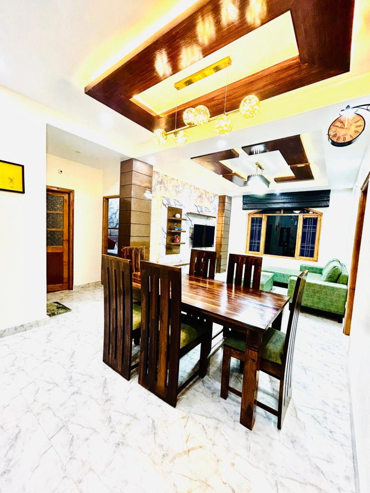 Wake Up To Valley View - 3bhk With Balcony - Mall Rd - Shimla