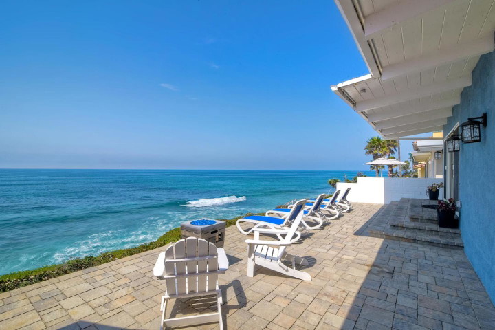 Oceanfront Villa With Private Beach Access, Remodeled Kitchen - Carlsbad, CA