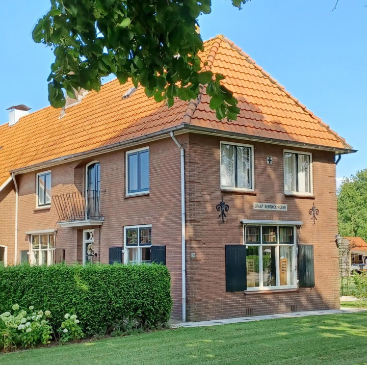 Gastenverblijf In Het Voorhuis Van Onze Woonboerderij Jopie'swonen - Baarn