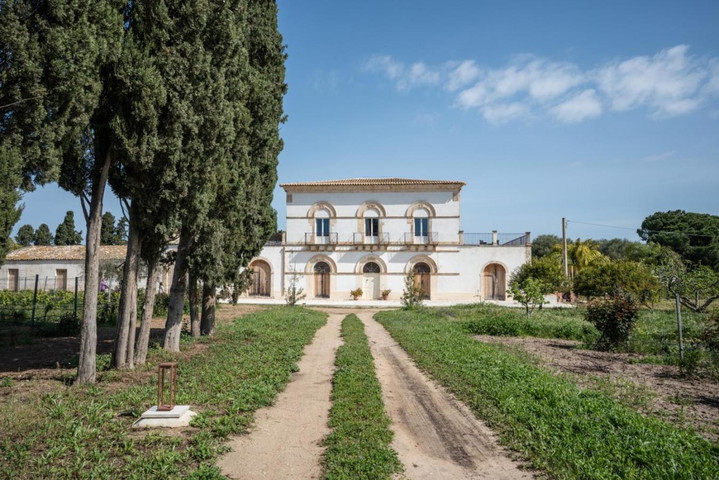 Tenuta Santo Spirito - Wine Farm In Villa D'epoca - Vittoria