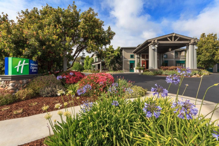 Holiday Inn Express & Suites Carpinteria By Ihg - Montecito, CA