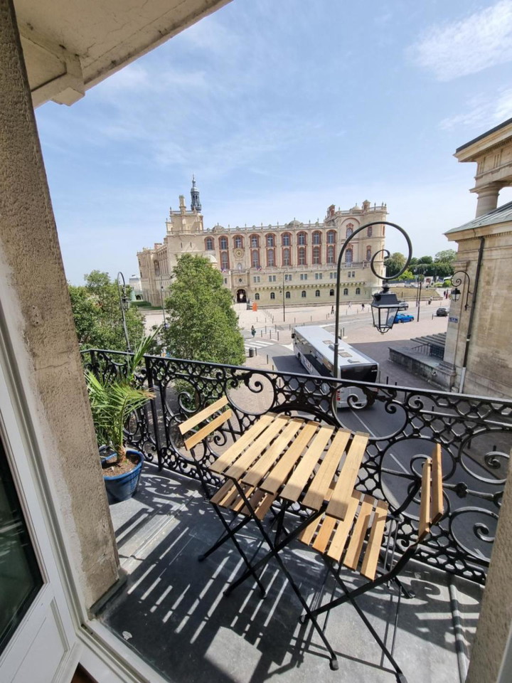 Face Château St Germain En Laye, Appartement 4 à 6 Personnes, 23 Min De Paris Champs-elysées - Nanterre