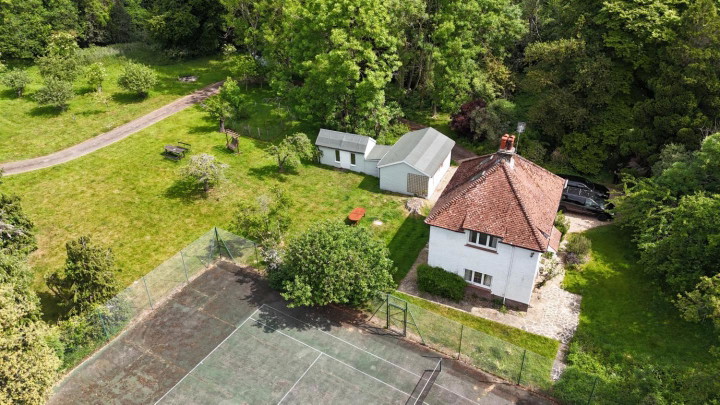 Cosy Cottage With Large Garden I Semi Rural Retreat! Nearby Countryside, Beaches & Goodwood - Chichester Holiday Properties - South Downs