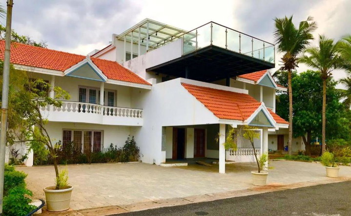 Royal Experiences Icon Beach House, Ecr Sea Side Villa - Chennai