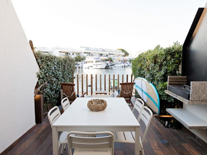 Marina Ns Guesthouse - Port Camargue