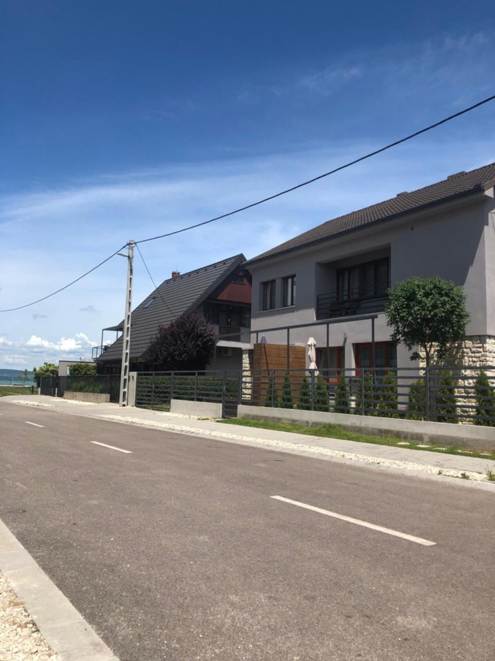 Hullám Apartman - Balatonlelle