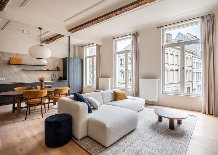 Stylishly Renovated Apartment With City View - Gand