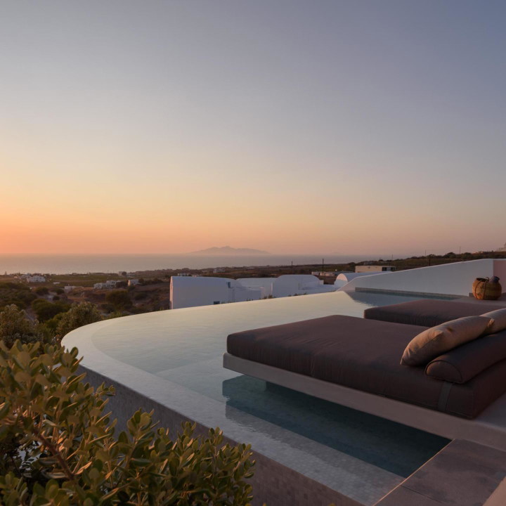 Este Luxury Suites - Santorini
