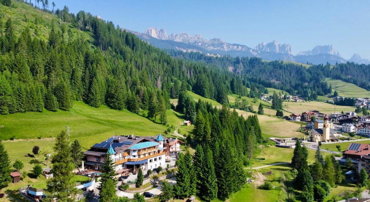 Hotel Des Alpes - Canazei