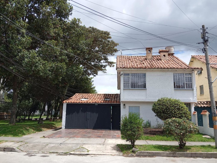 Casa Hotel Hyl Pontevedra - Cerca A La Clínica Shaio, Pontevedra - Meta