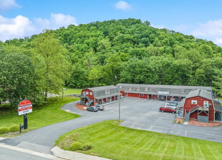 The Valley Inn - Maggie Valley, NC