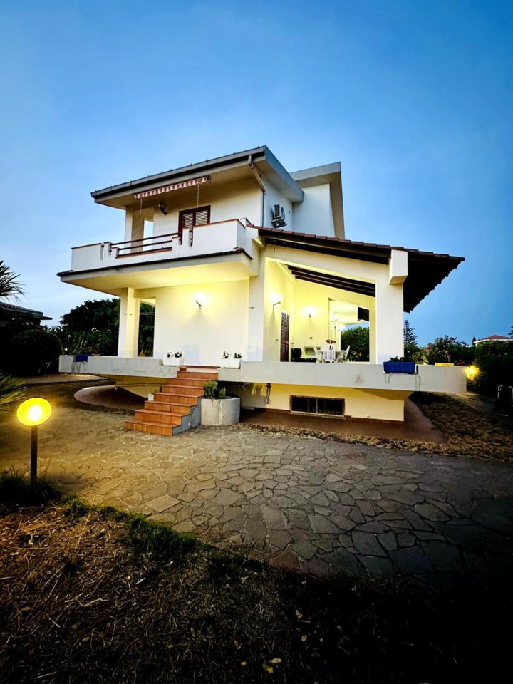 Nannytta House - Spacious Home 3 Minutes From The Sea - Barcellona Pozzo di Gotto