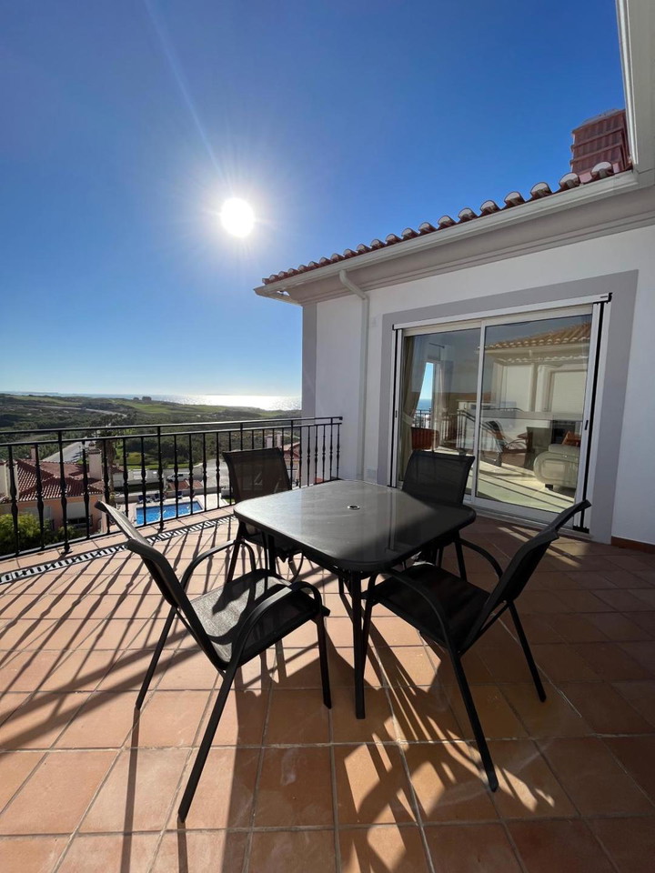 Sea Breeze Escape - Peniche