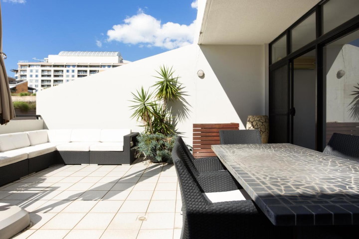 Chic Unit With Rooftop Terrace Near Sights & Shops - North Sydney
